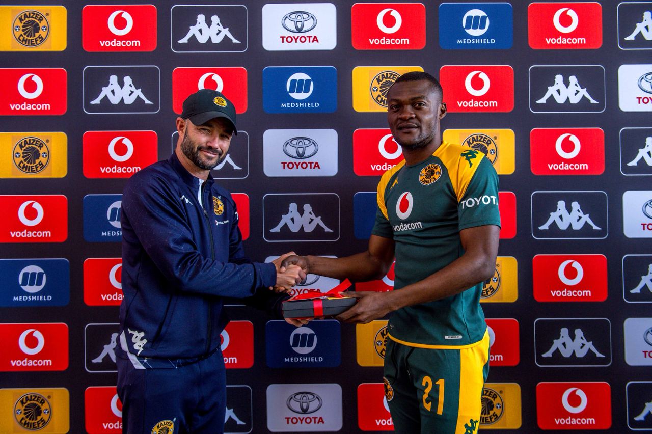 Kaizer Chiefs: Christian Saile Basomboli dans les cœurs des «Amakhosi ...